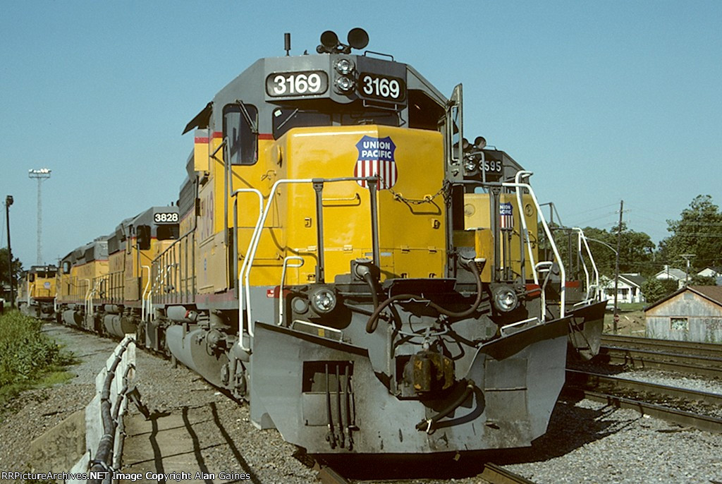 UP SD40-2 3169